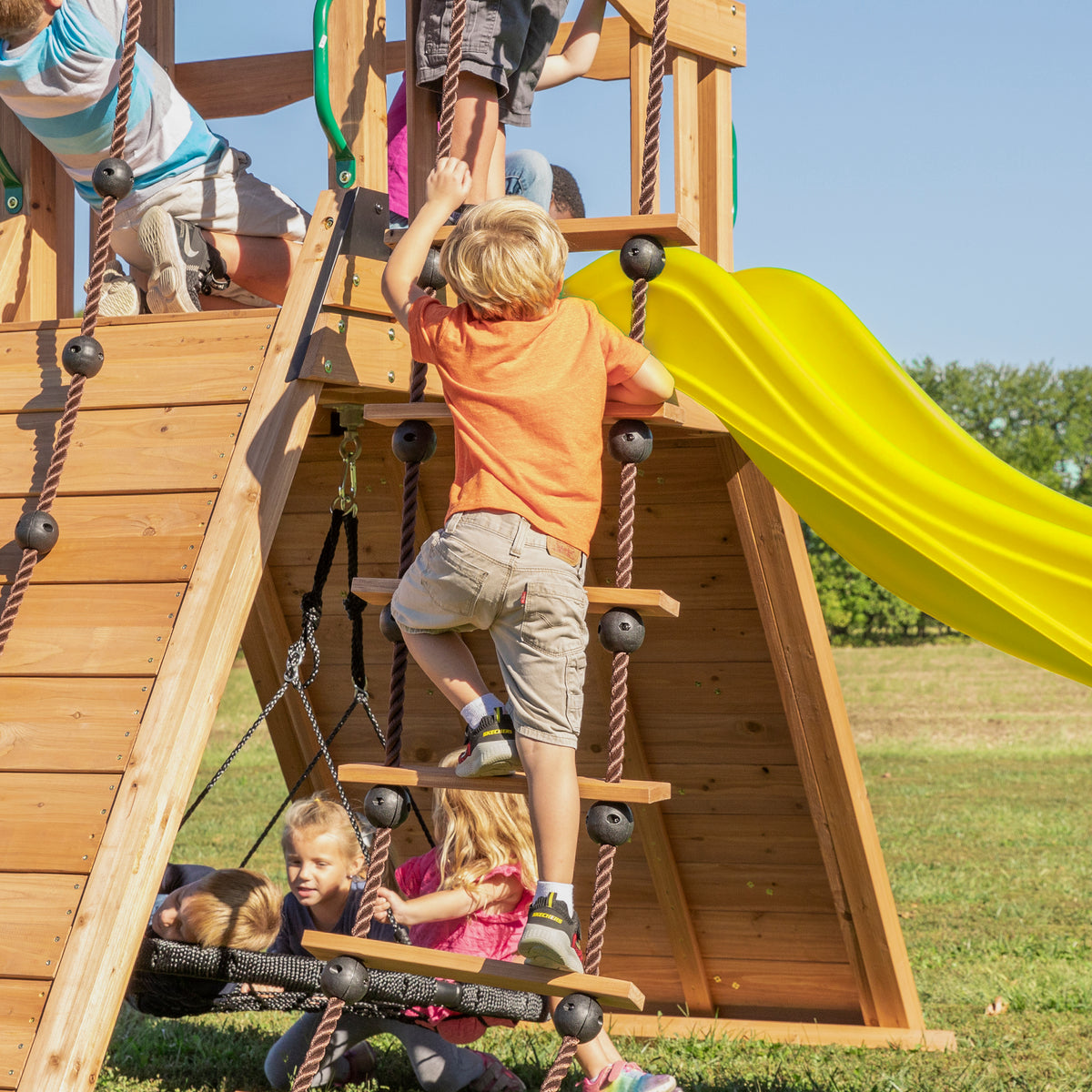 Endeavor Swing Set with Wave Slide – Backyard Discovery