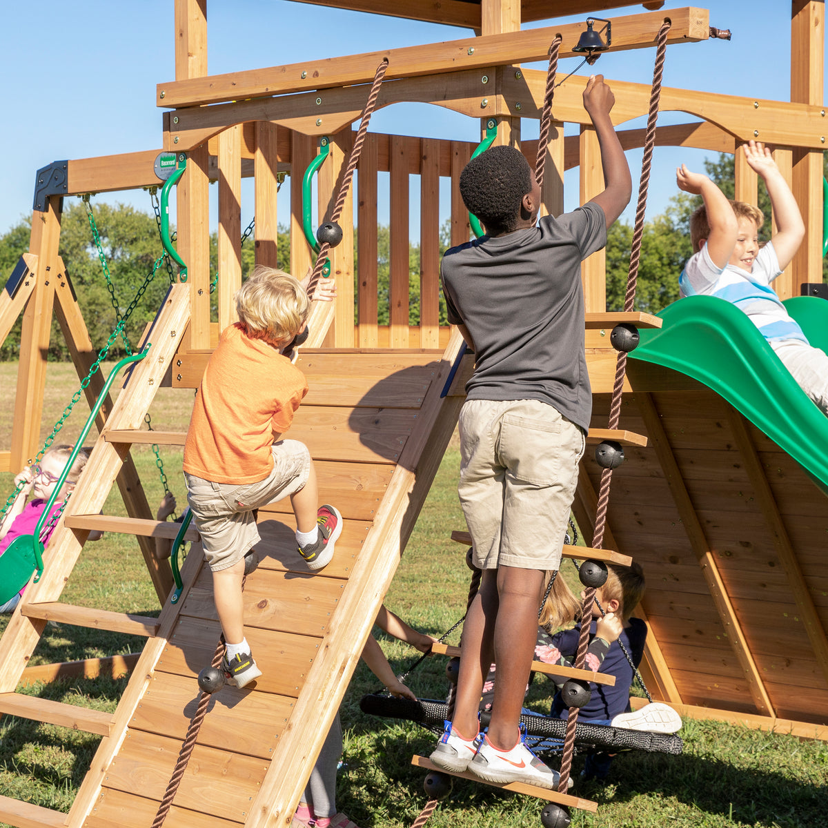 Endeavor Swing Set with Wave Slide – Backyard Discovery